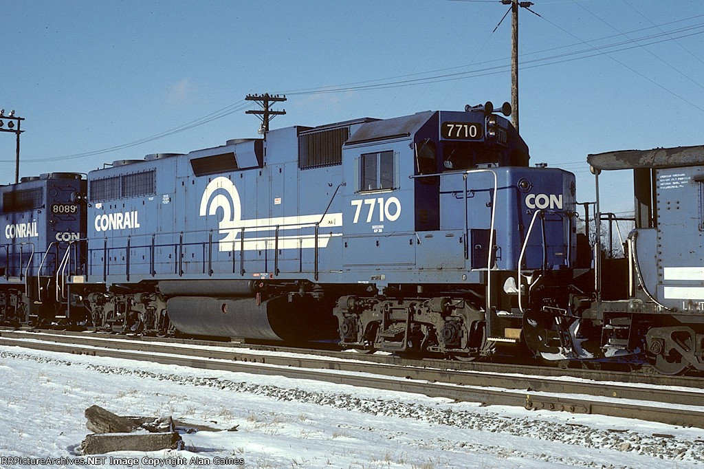 CR GP38 7710